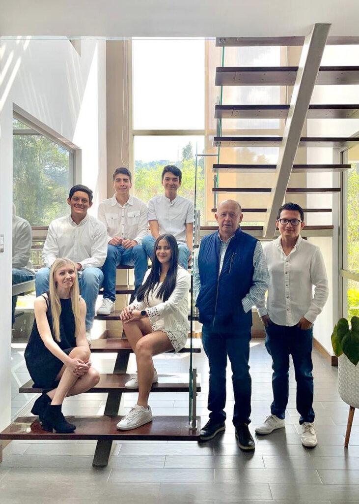 NOSOTROS – Constructora Cabrera